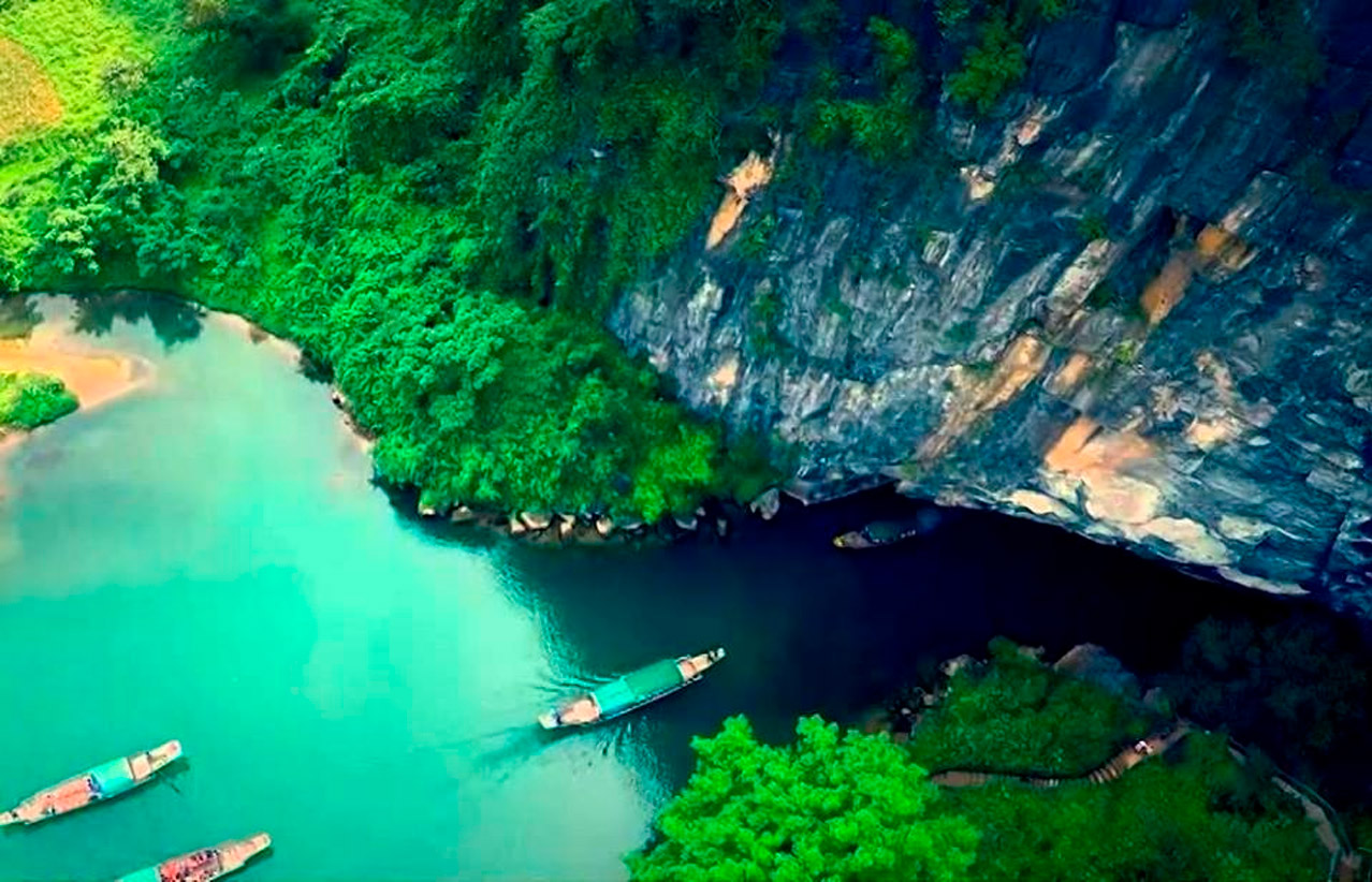 EXPLORING BOAT AND CAVE TOUR - Son Doong Travel